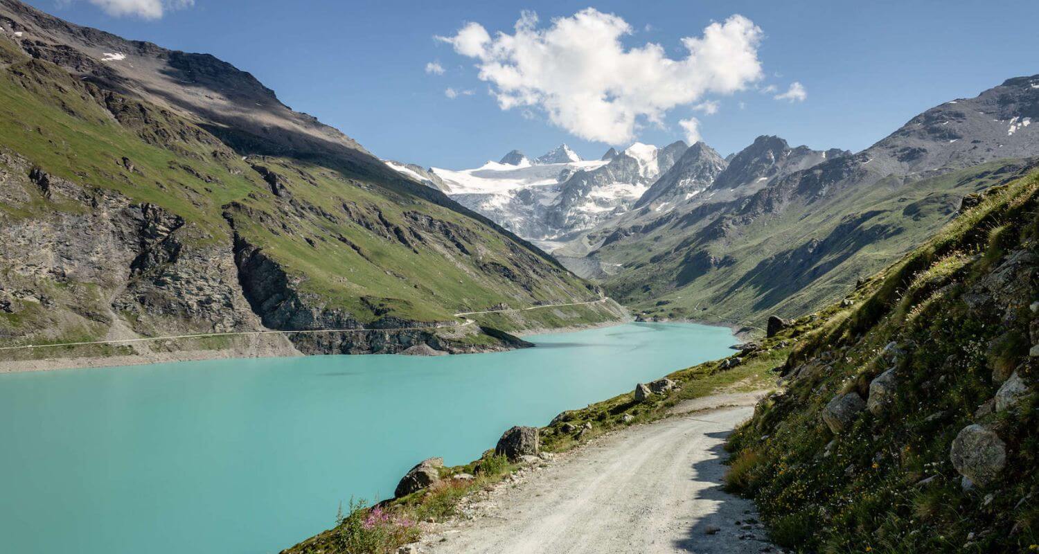 Lac de Moiry, an exceptional jewel in the heart of the Swiss Alps